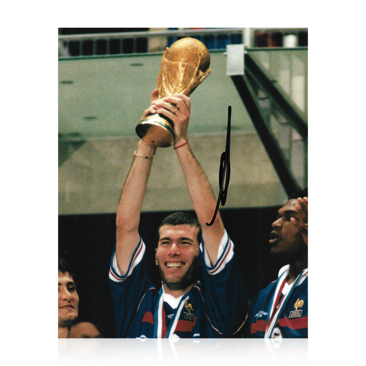 Zinedine Zidane Signed 10x8 Photo – The Collectors Corner