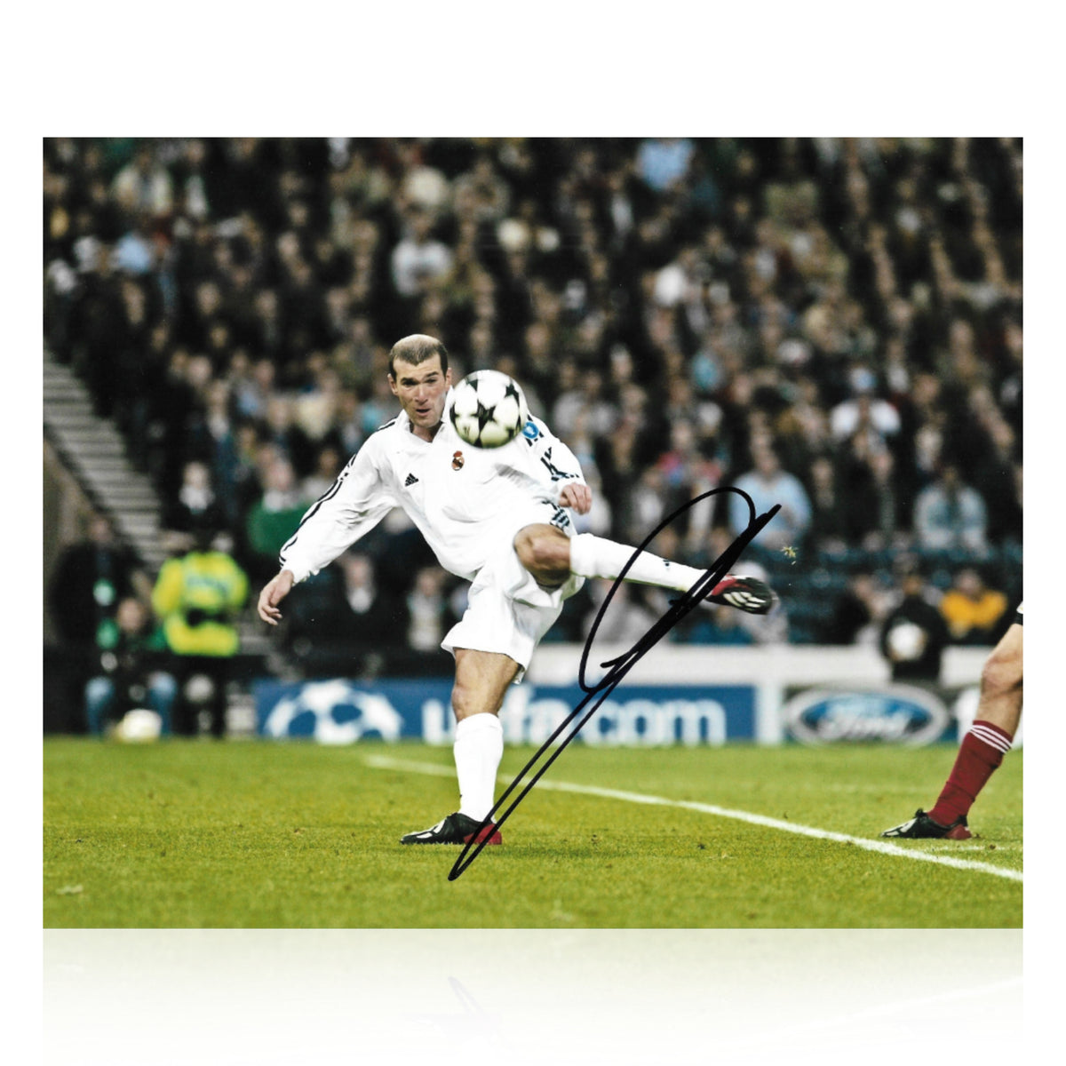 Zinedine Zidane Signed 10x8 Photo – The Collectors Corner
