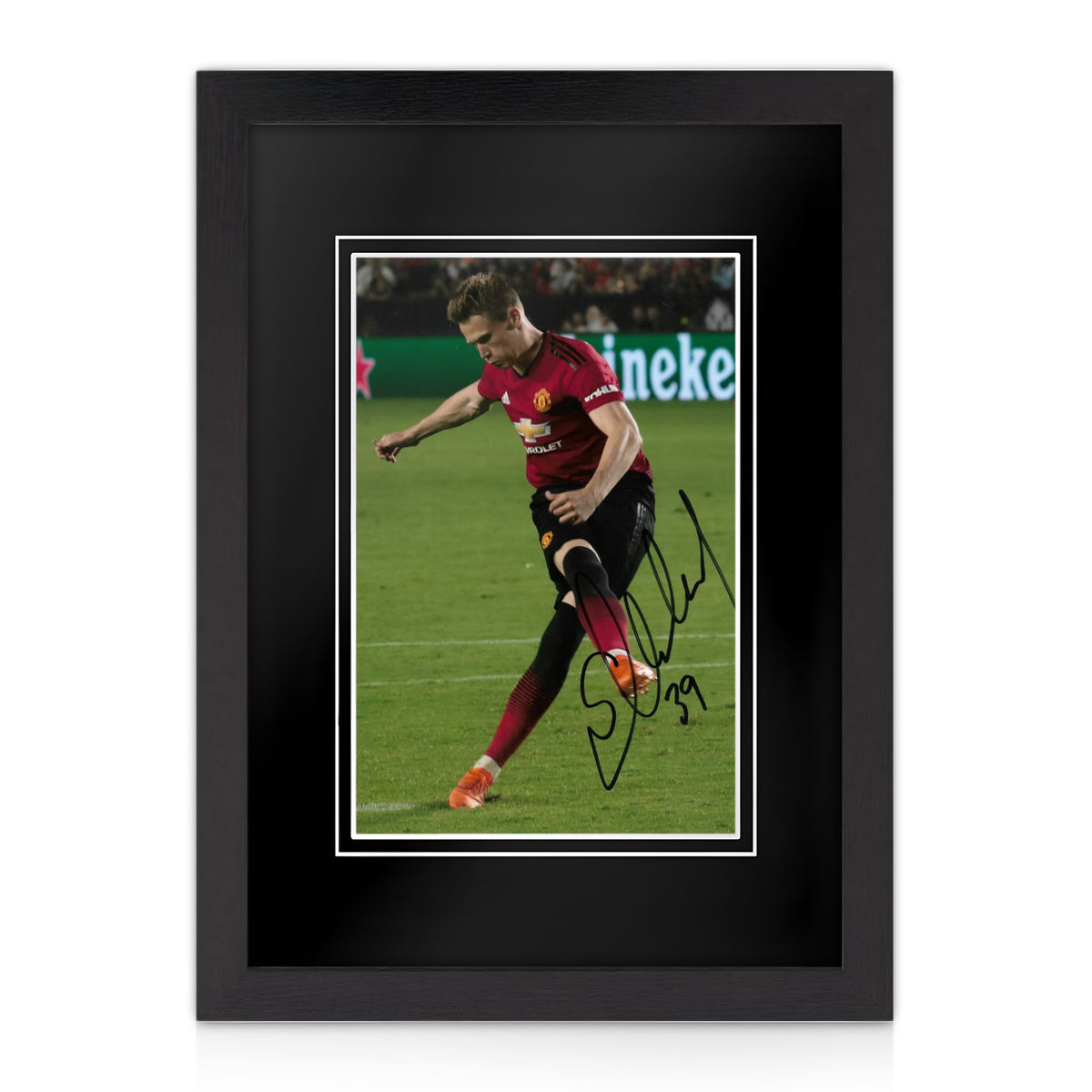 Scott McTominay Signed 12x8 Photo – The Collectors Corner