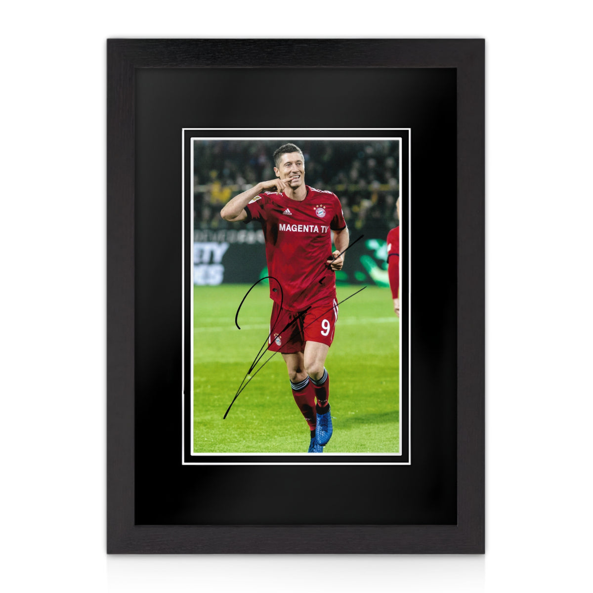 Robert Lewandowski Signed 12x8 Photo – The Collectors Corner